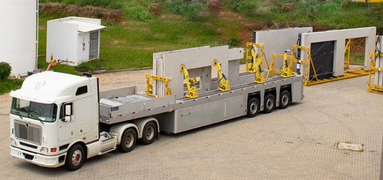 Labor creates its own semi-trailer for transporting precast reinforced ...